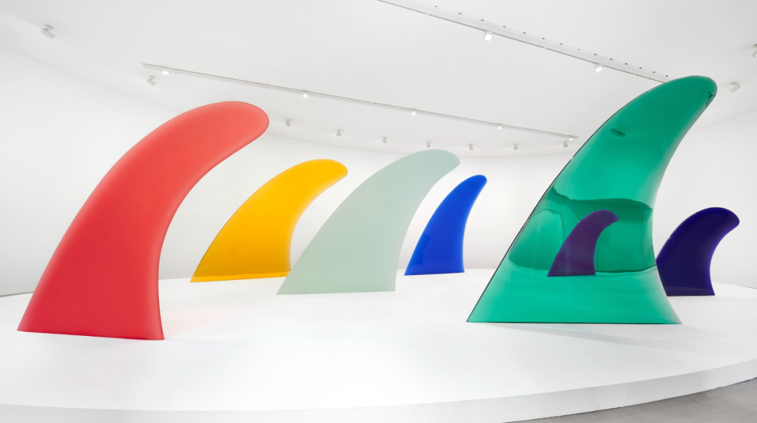 Alex Israel最新个展「Fins」正在罗马高估轩空间展出_浮美术馆-浮美术馆